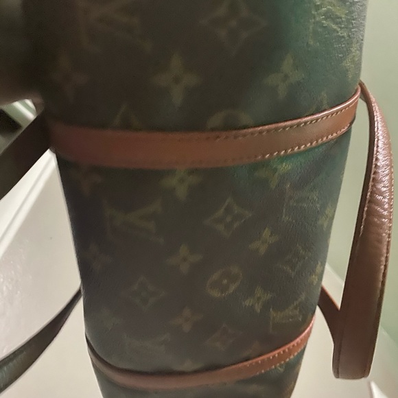 Louis Vuitton | Bags | Louis Vuitton Monogram Cylinder Shoulder Bag ...